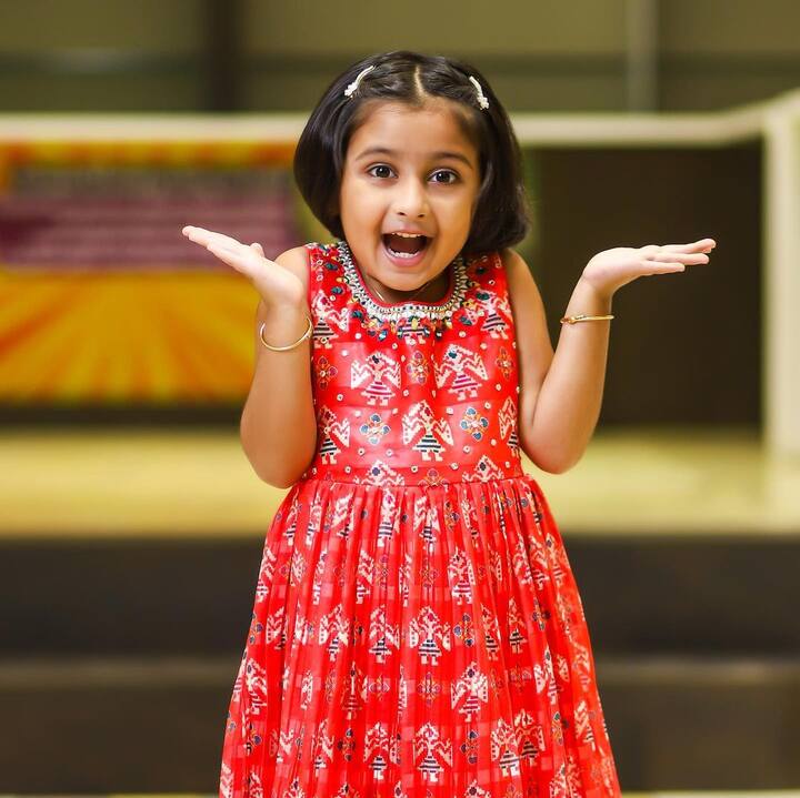Majhi Tujhi Reshimgath Fame Child artist Myra Vaikul cuteness ...