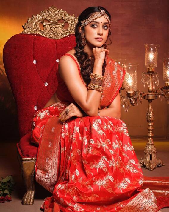 Yeh Hai Chahatein Fame Sargun Kaur Luthra Aka Preesha Beautiful Photos ...
