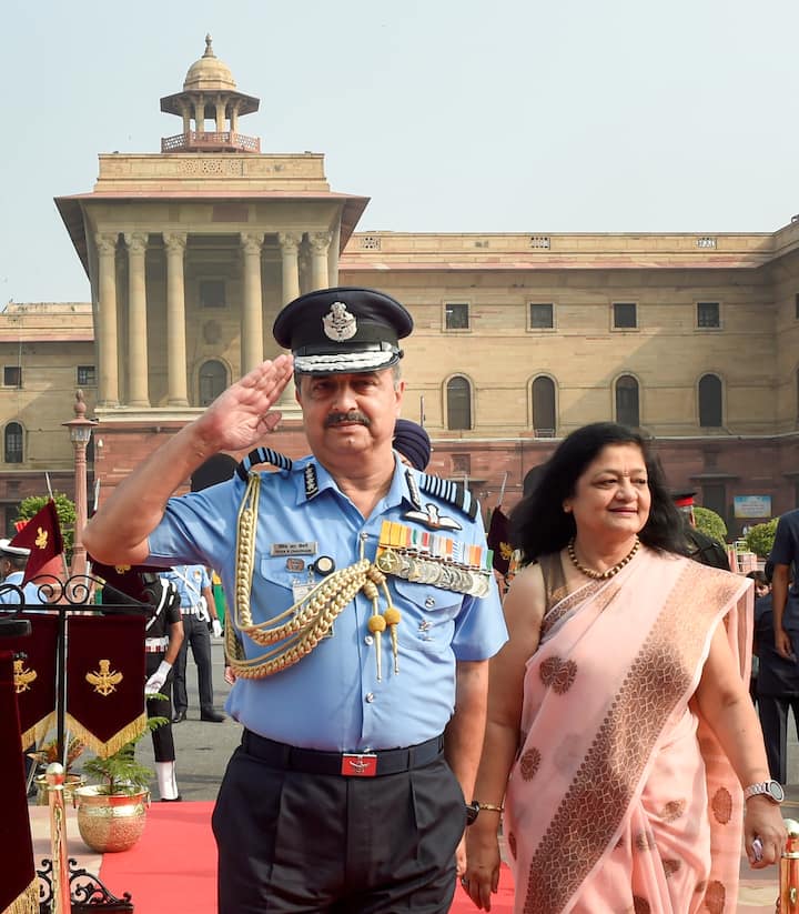 Guard of Honour To India’s New Chief of Defence Staff (CDS) General Anil Chauhan In Delhi — Photos