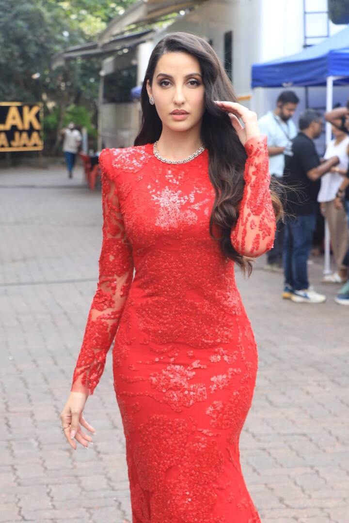 Nora fatehi pics actress spotted in red slim fit dress looks very ...