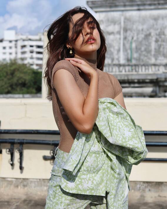 Naila Grewal Hot And Bold Look See Photos | Naila Grewal : हॉट अँड ...