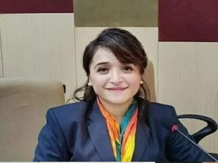 IAS Ummul Kher Success Story Grown up in a Slum | Success Story: स्लम ...