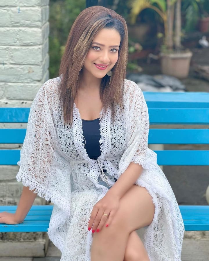 anupamaa kavya aka madalsa sharma stunning look in white shrug see ...