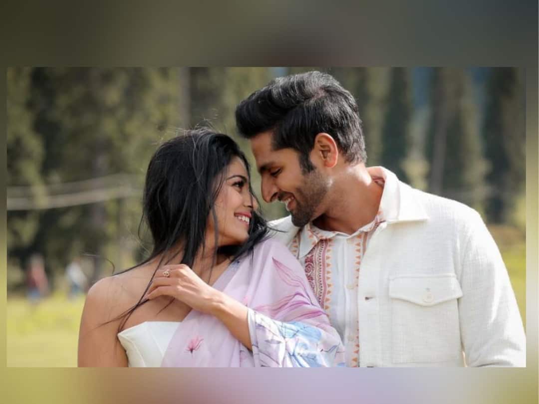 Chal Ab Wahan Vaibhav Tatwawadi Pooja Sawant hindi album | Chal Ab Wahan: ‘चल अब वहाँ’; वैभव आणि ...