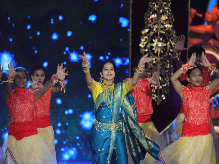 Zee Marathi Award 2022 event photos completion between team raghvan and ...