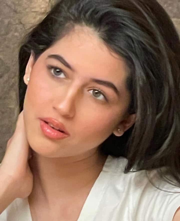 twinkle khanna niece naomika saran turns 18 see rinke khanna daughters beautiful pics | बेहद ...