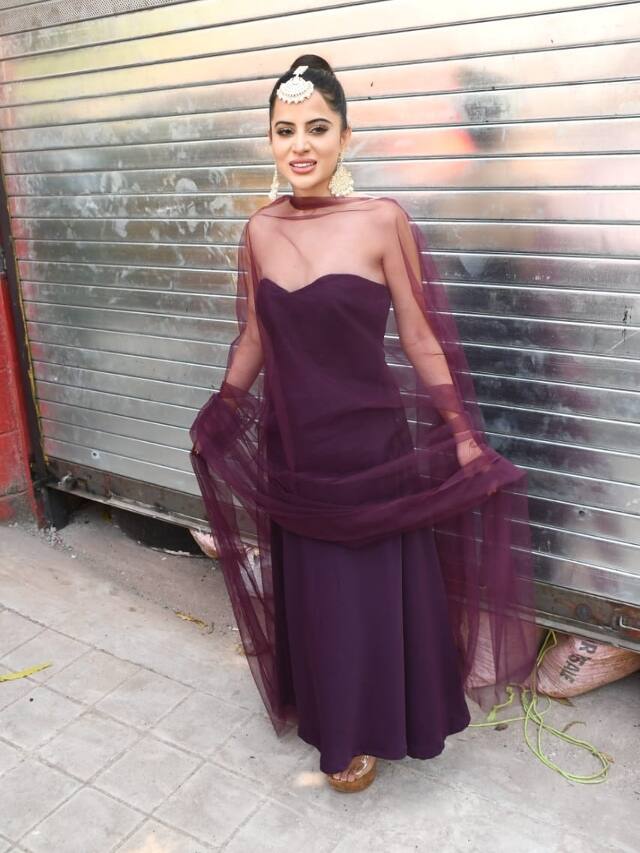 Uorfi Javed Looks Stunning In Ethnic Wear. See Pics