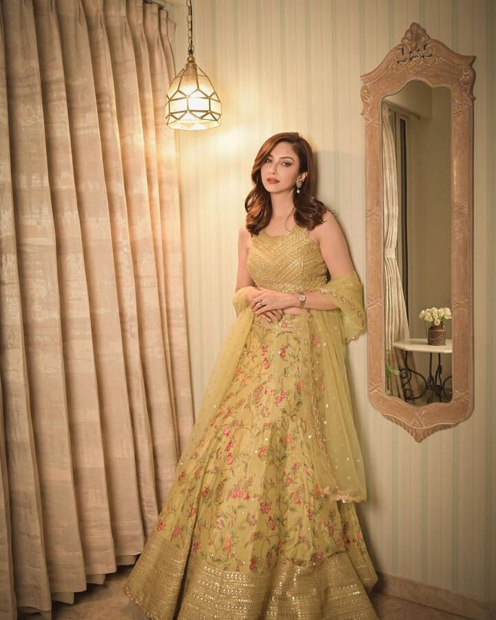Soumya tandon shared new look shared traditional look see her photos ...