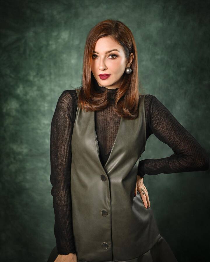 Soumya tandon shared new look shared traditional look see her photos ...