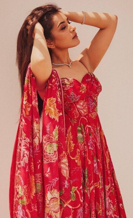 Actress Rashi Khanna Latest Photos Exclusive Stills Out Dont Miss ...