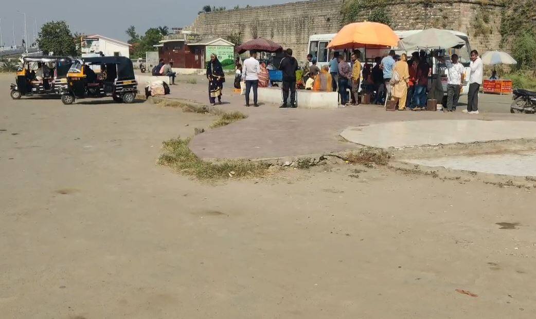 Lack of basic facilities in bus stands of Union Territory of Diu | Diu ...