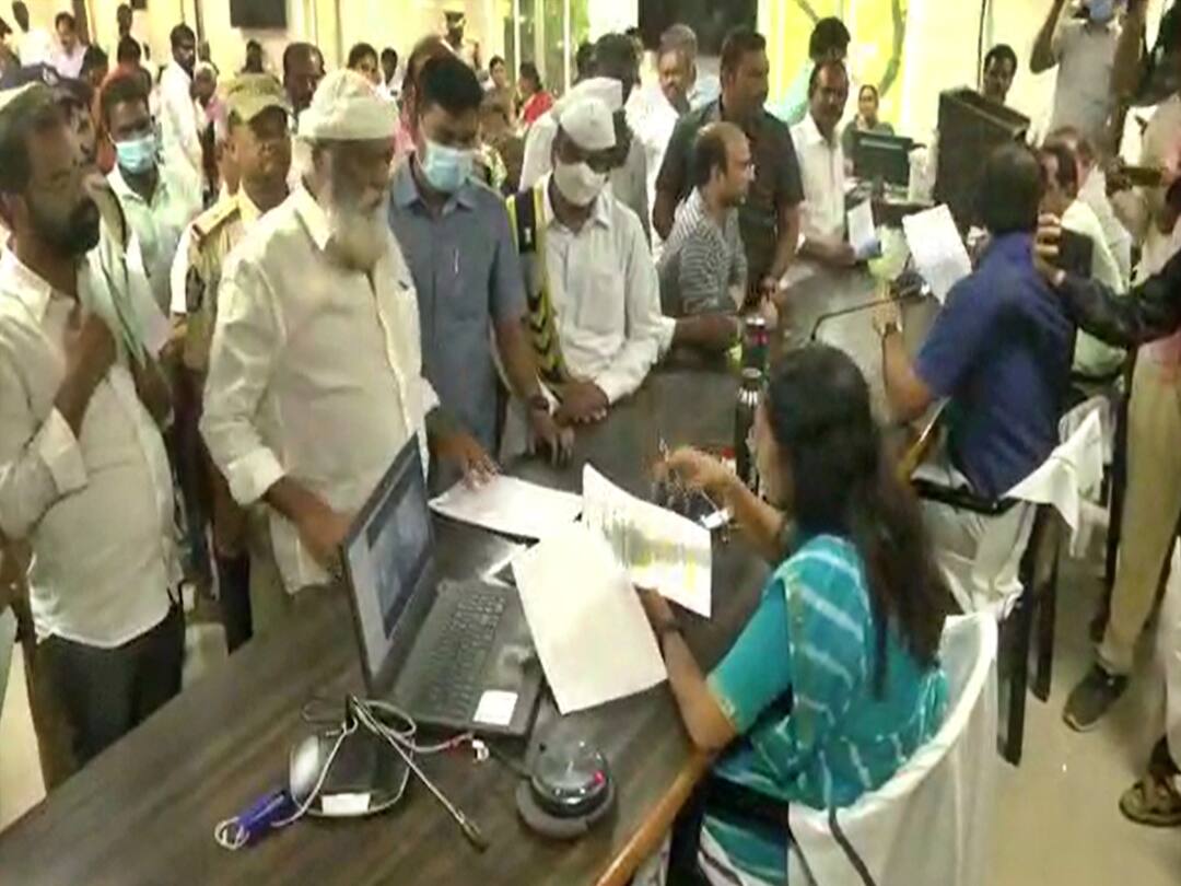 Anantapur Collectorate Tdp leader JC Prabhakar reddy fires on Collector ...