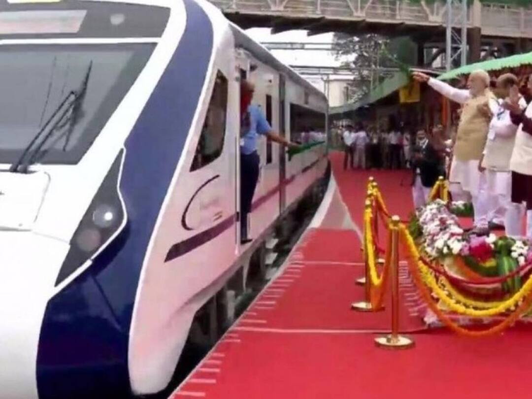 Vande Bharat Train PM Modi Flag off South India First Chennai Mysore Express Train | New Vande ...