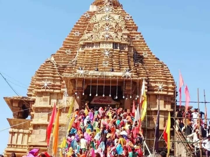 Khajuraho Matangeshwar Mahadev Temple Shivling length increases Every ...