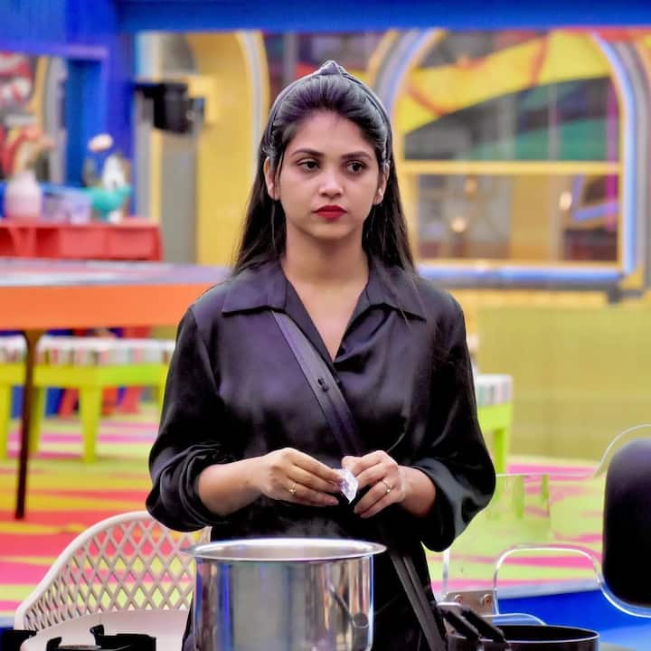 bigg boss beauty and Karthika Deepam Amulya Gowda latest photos ...