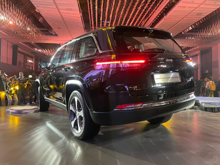 Jeep Launches Grand Cherokee Luxury Rs 77.5 Lakh SUV Images Features ...