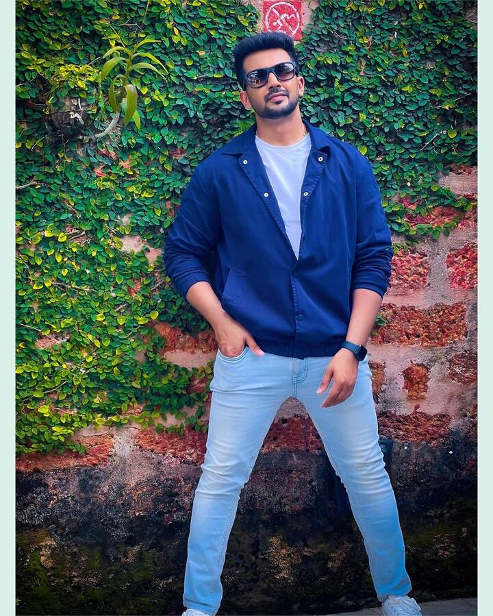Ennenno Janmala Bandham Niranjan BS stylish look | Ennenno Janmala Bandham Niranjan BS ...
