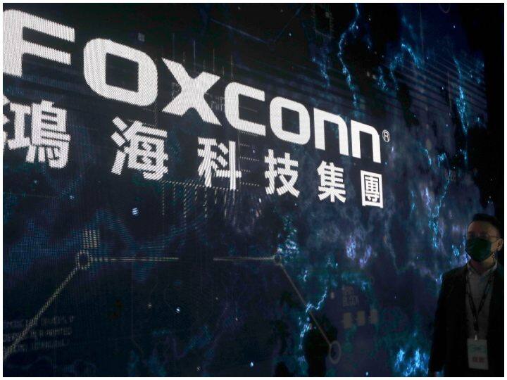 China iPhone Unrest: Foxconn's China Plant Troubles Mount As Over 20,000 New Hires Quit | China ...