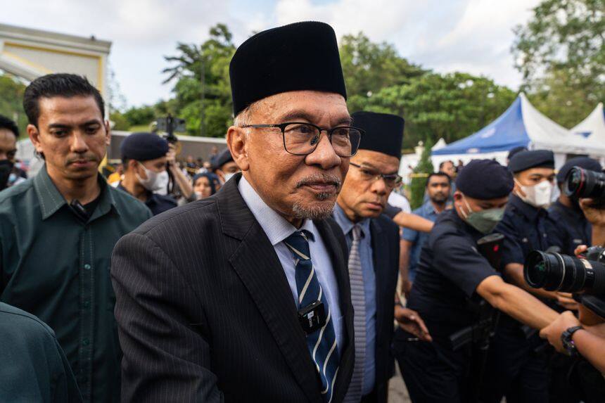 malaysia new prime minister reformist leader anwar ibrahim named by sultan abdullah ahmad shah ...