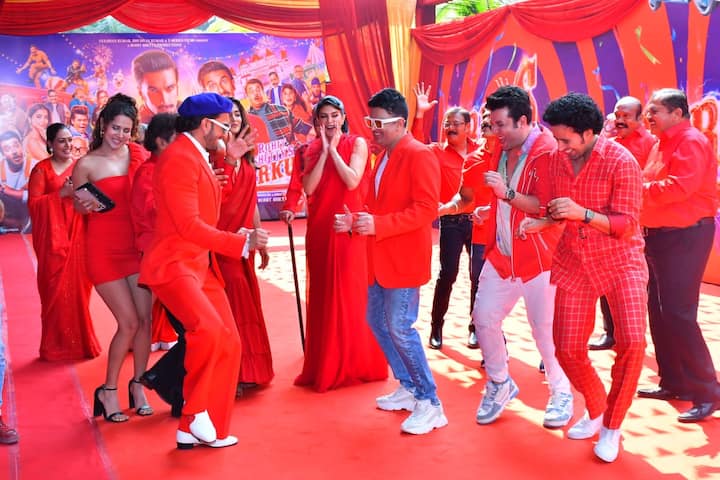 Ranveer Singh film Circus Trailer out now Rohit Shetty Jacqueline ...