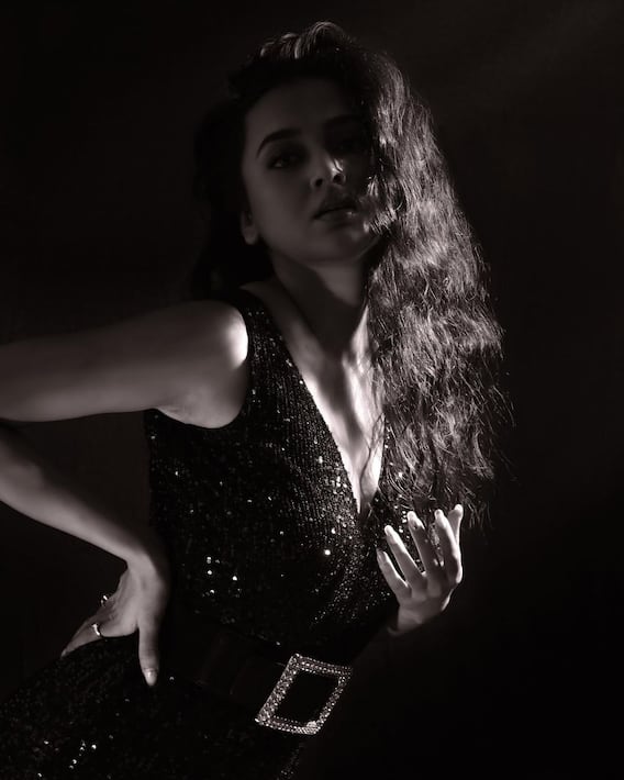 Tejasswi Prakash Turns An Absolute Stunner In A Black Dress, SEE PICS