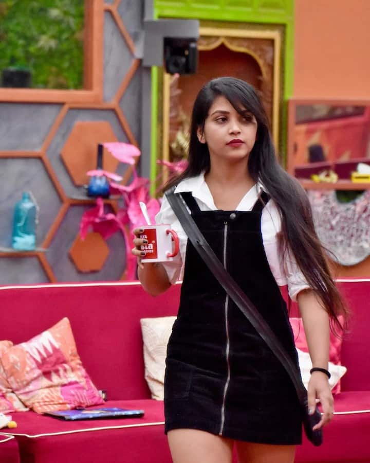 bigg boss beauty and Karthika Deepam Amulya Gowda latest photosగల ...