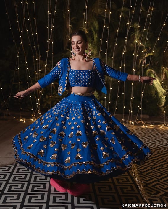 Maddam Sir Fame Tv Actress Esha Kansara Shared Sangeet Ceremony Photos ...