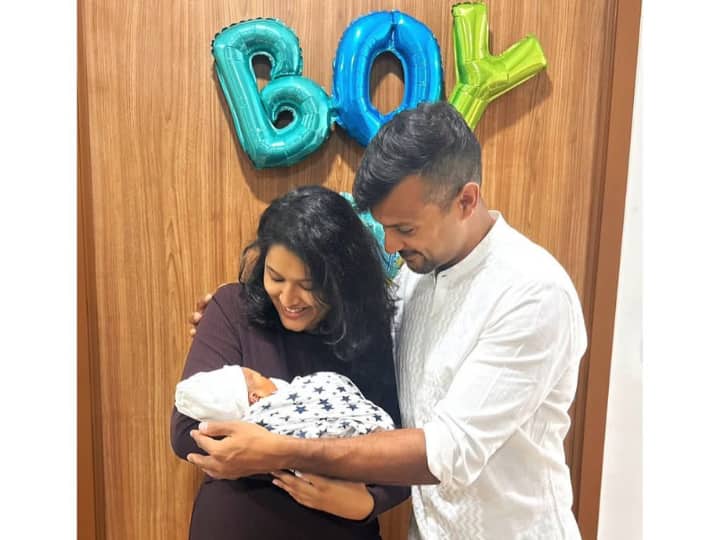 indian cricketer Mayank Agarwal became father for first time share photo of new born | भारतीय ...