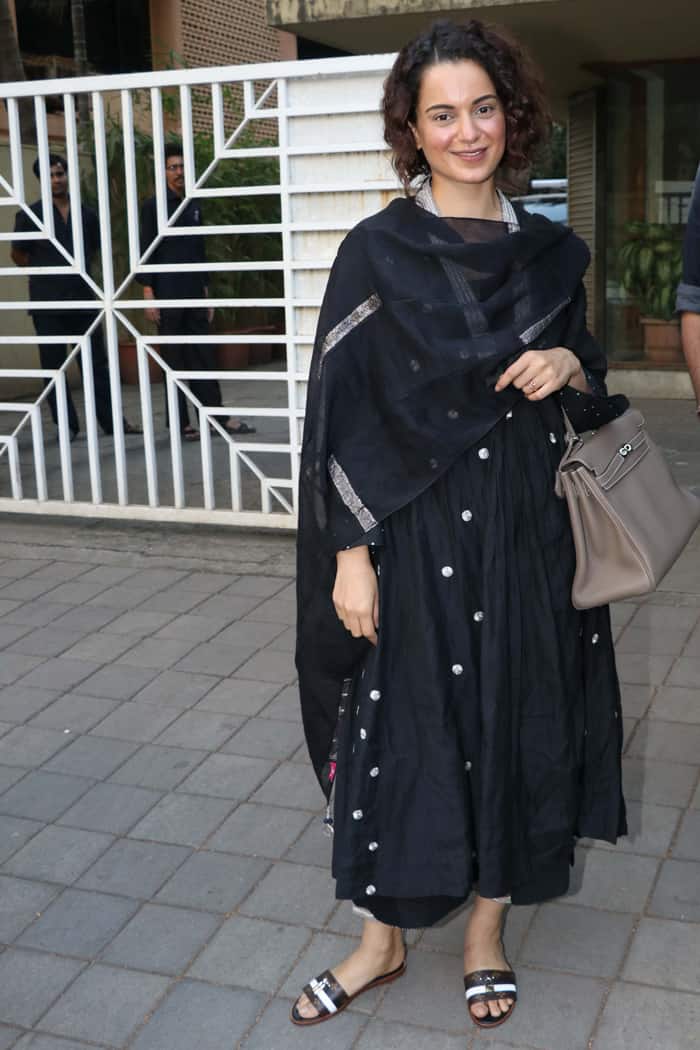 Be inspired by these 5 bindas kurtas of Kangana Ranaut and do a ...
