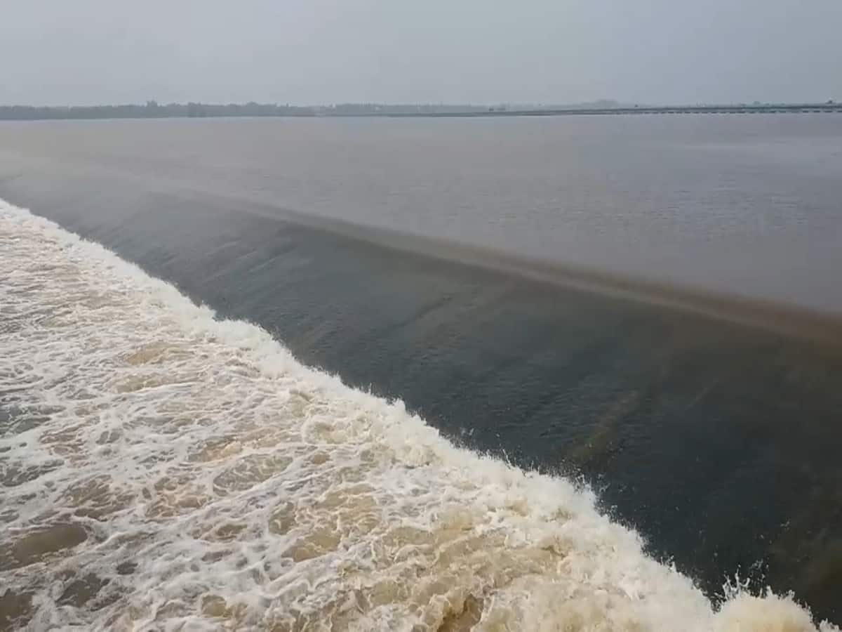 kanchipuram palaru river flood alert for 30 villages located along the ...