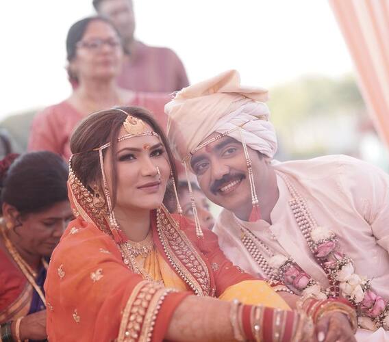 Kamna Pathak Shares Beautiful Wedding Pictures With Husband Sandeep ...