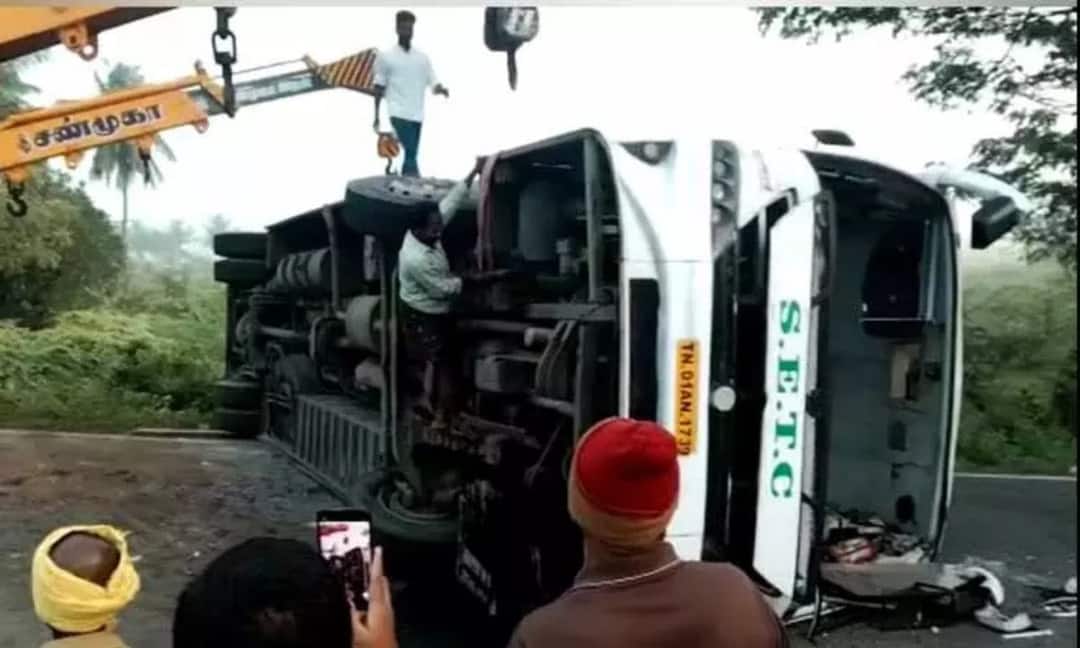Government luxury bus accident near Trichy - One killed, 25 injured ...