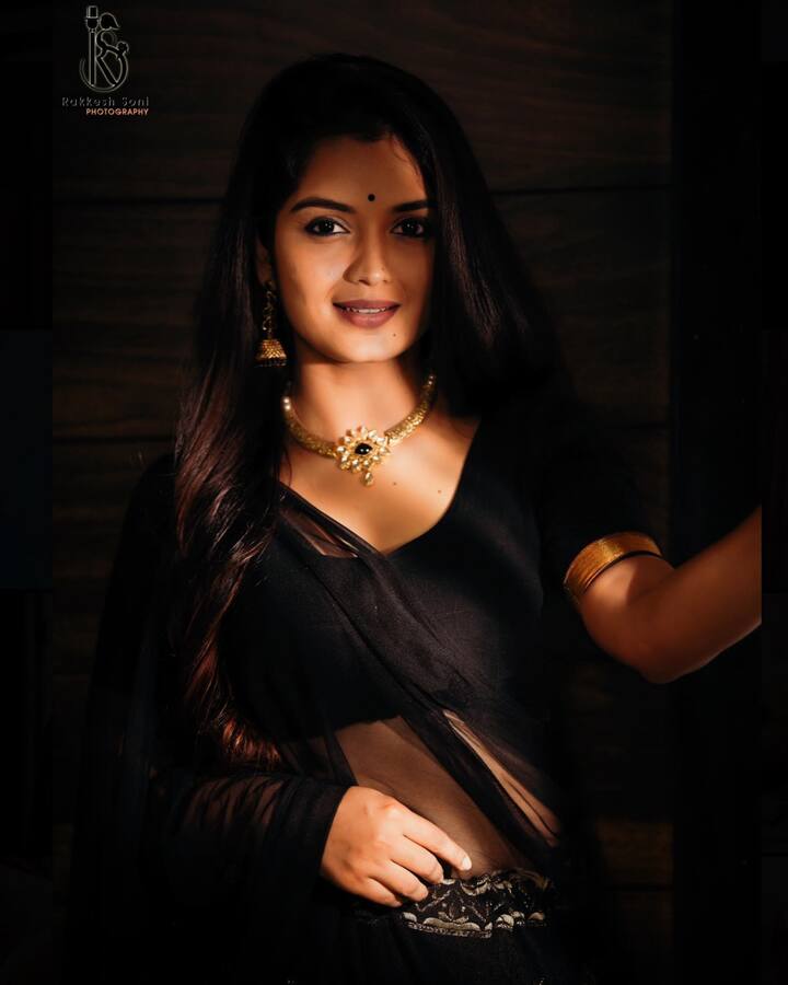 Janaki Kalaganaledu Priyanka Jain Saree photos | Janaki kalaganaledu Priyanka Jain: తెల్లచీర ...