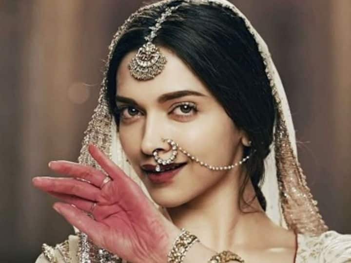 Deepika Padukone Is a Muslim Lady Video Viral On Social Media Amid Shah ...