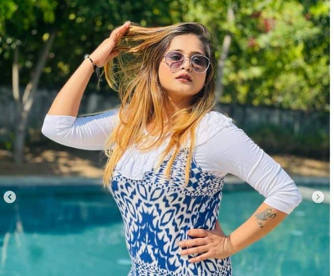 Tiktok star Kirti Patel arrested by Bhesan Police know details | Tiktok ...