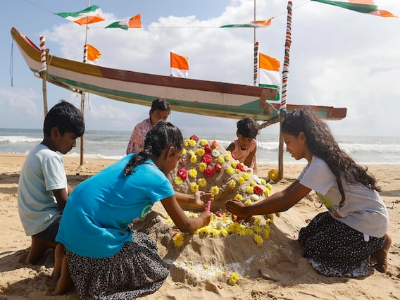 Tamil Nadu Remembers 2004 Tsunami Victims On 18th Anniversary – See ...