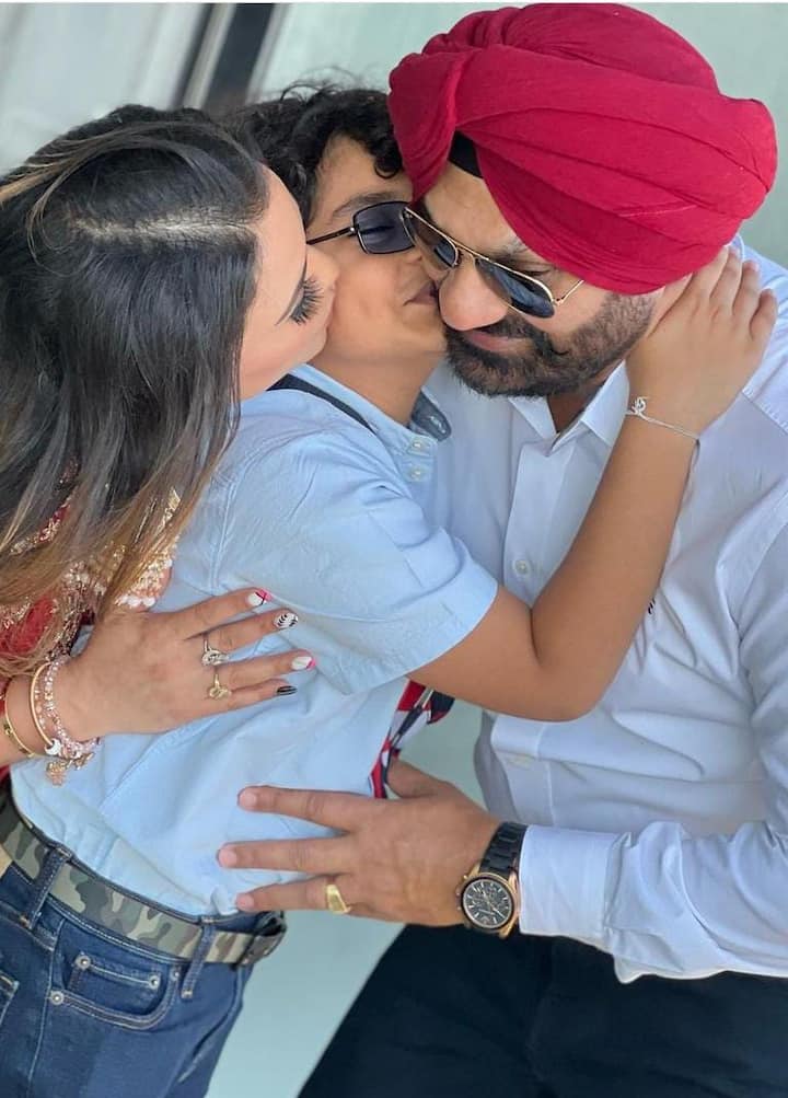 punjabi-singer-gurlez-akhtar-celebrating-her-marriage-anniversary-with ...