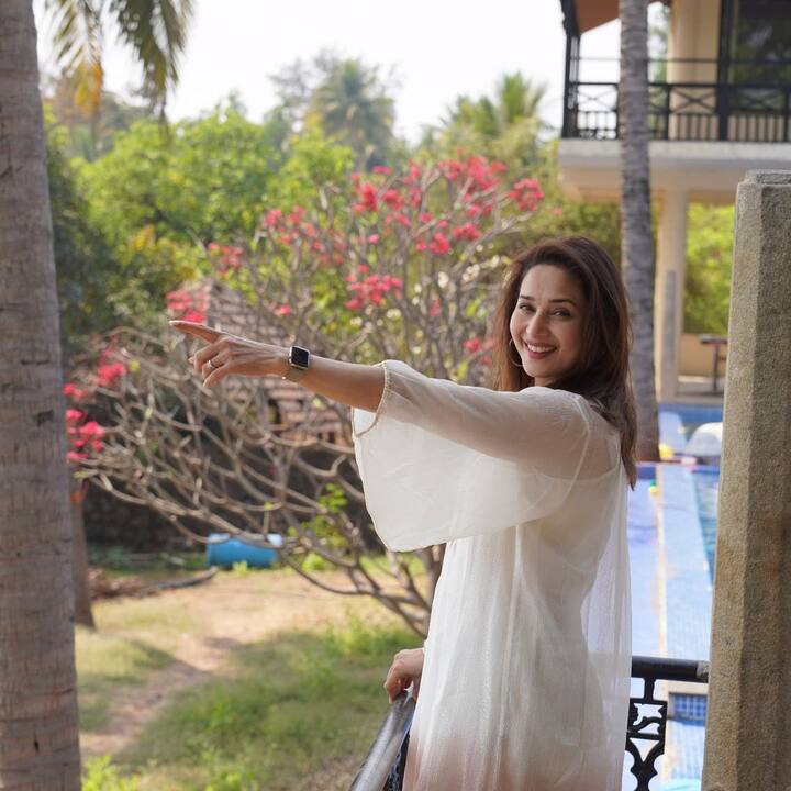 Madhuri Dixit lives in a super luxury house worth 48 crores in Mumbai ...