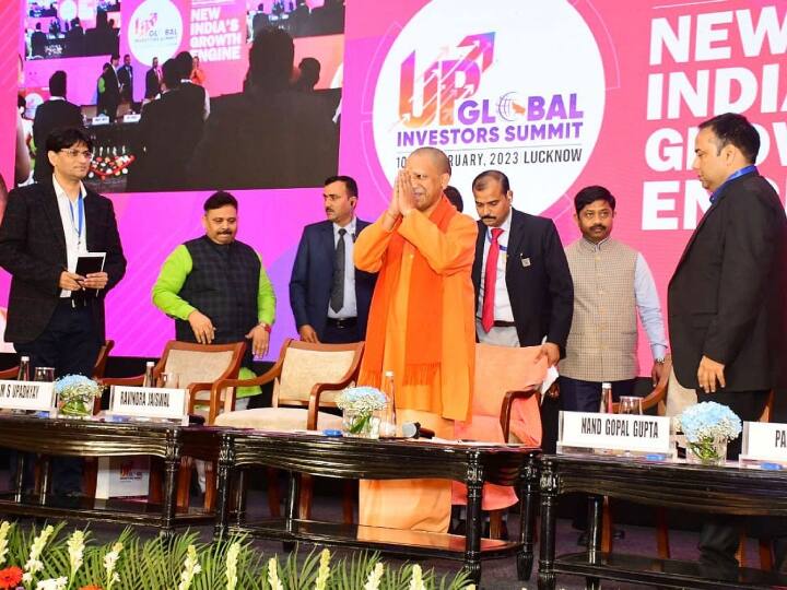 CM Yogi Adityanath Mumbai Visit meet Bollywood Actor Akshay Kumar Ravi ...