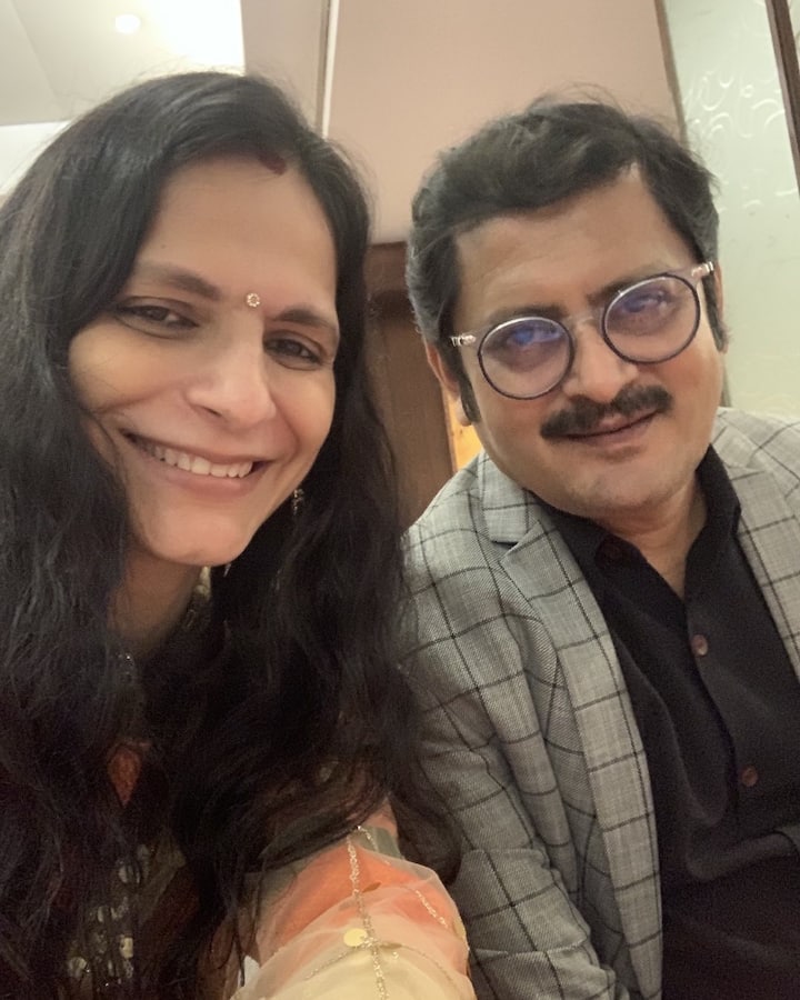 Bhabi Ji Ghar Par Hai fame tiwari ji aka Rohitash Gaud real wife photos | ये हैं 'भाबी जी घर पर ...