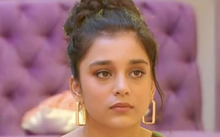 Imlie aka sumbul touqeer khan real life photos will you 100 vatts shock ...
