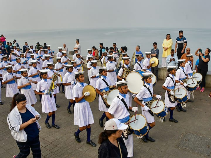 Maharashta Governor Flags Off Tri-Services Veterans Day Parade. See Pics