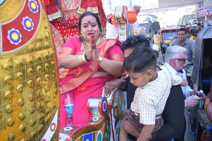 Amravati National Kinnar Sammelan Kalash Yatra of Kinnar in Amravati Thousands of third gender ...