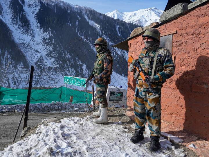 Jammu Kashmir Security Enhanced CRPF Deploys Additional troops weapon ...