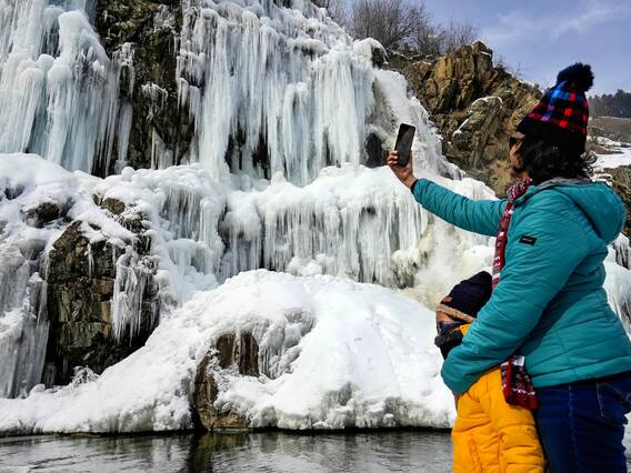 A Look At The Frozen Waterfall In Tangmarg In Pics