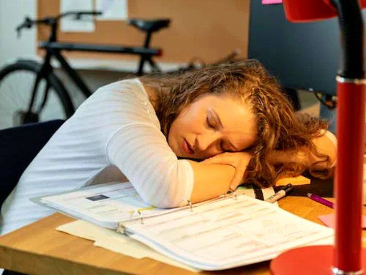 Why People Feel Sleepiness And Slump During Office Hours Due To Lunch ...