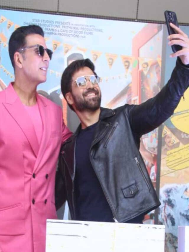 Selfiee Cast Makes Dramatic Entrance At Trailer Launch