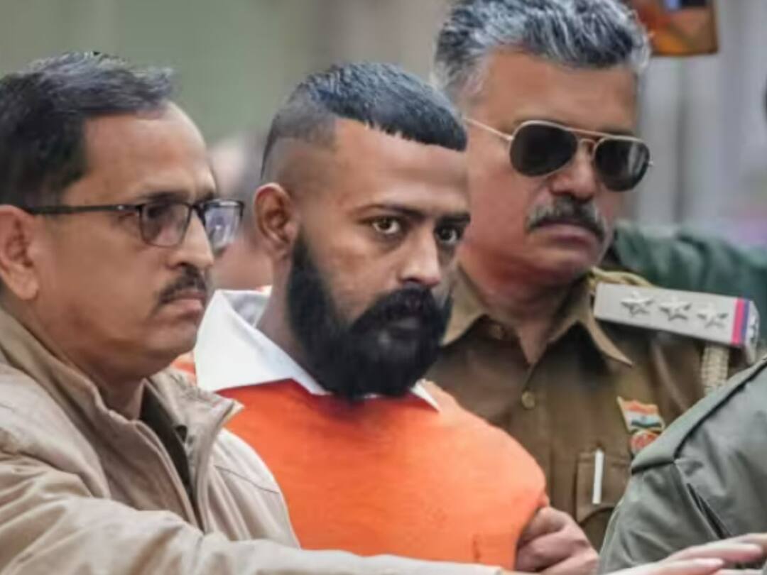 sukesh chandrashekhar actress blackmail and kiss delhi police chargesheet reveals secrets ...