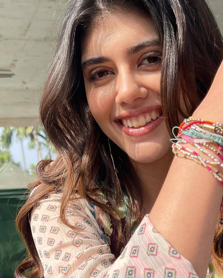 sanjana sanghi shared new look on instagram see her photos here | Sanjana Sanghi Photos: संजना ...