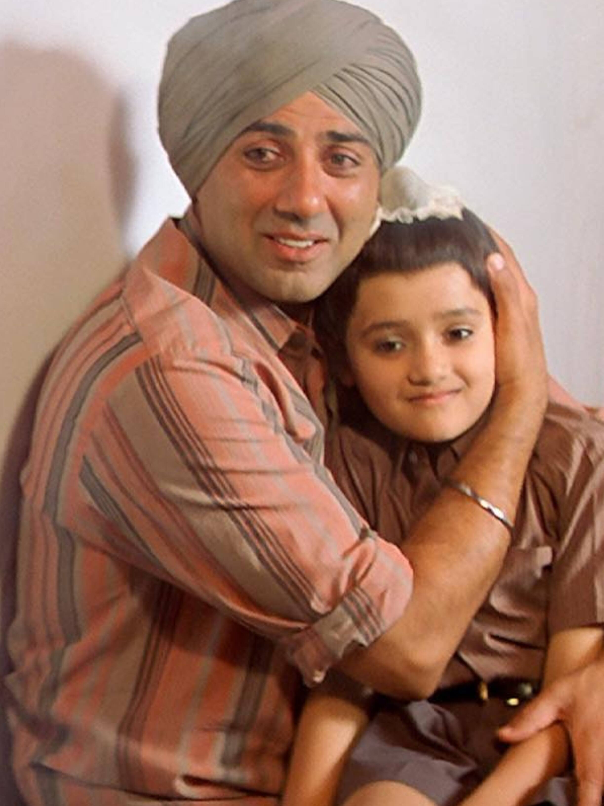 पहले से इतना बदल गया है सनी देओल का ऑनस्क्रीन बेटा